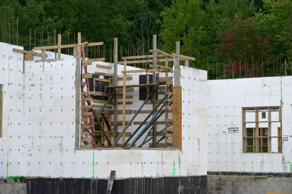 A school begins to take shape at Candlewood Lake Elementary ...