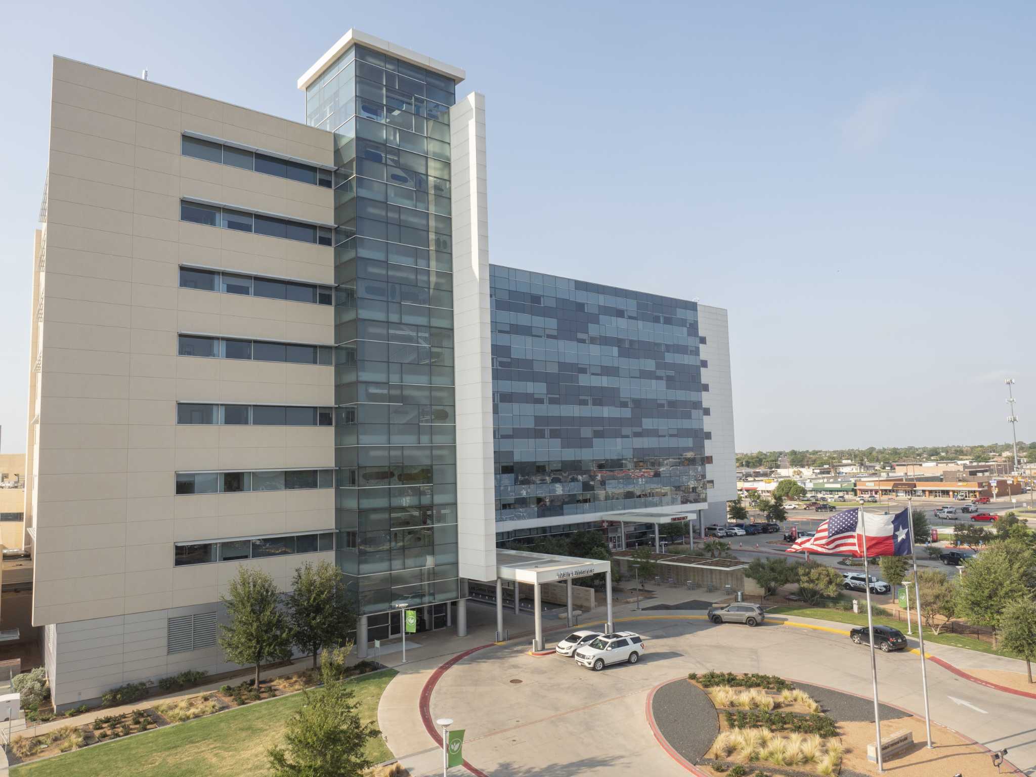 Midland Health: Cervical disc patient gets implant at Midland Memorial