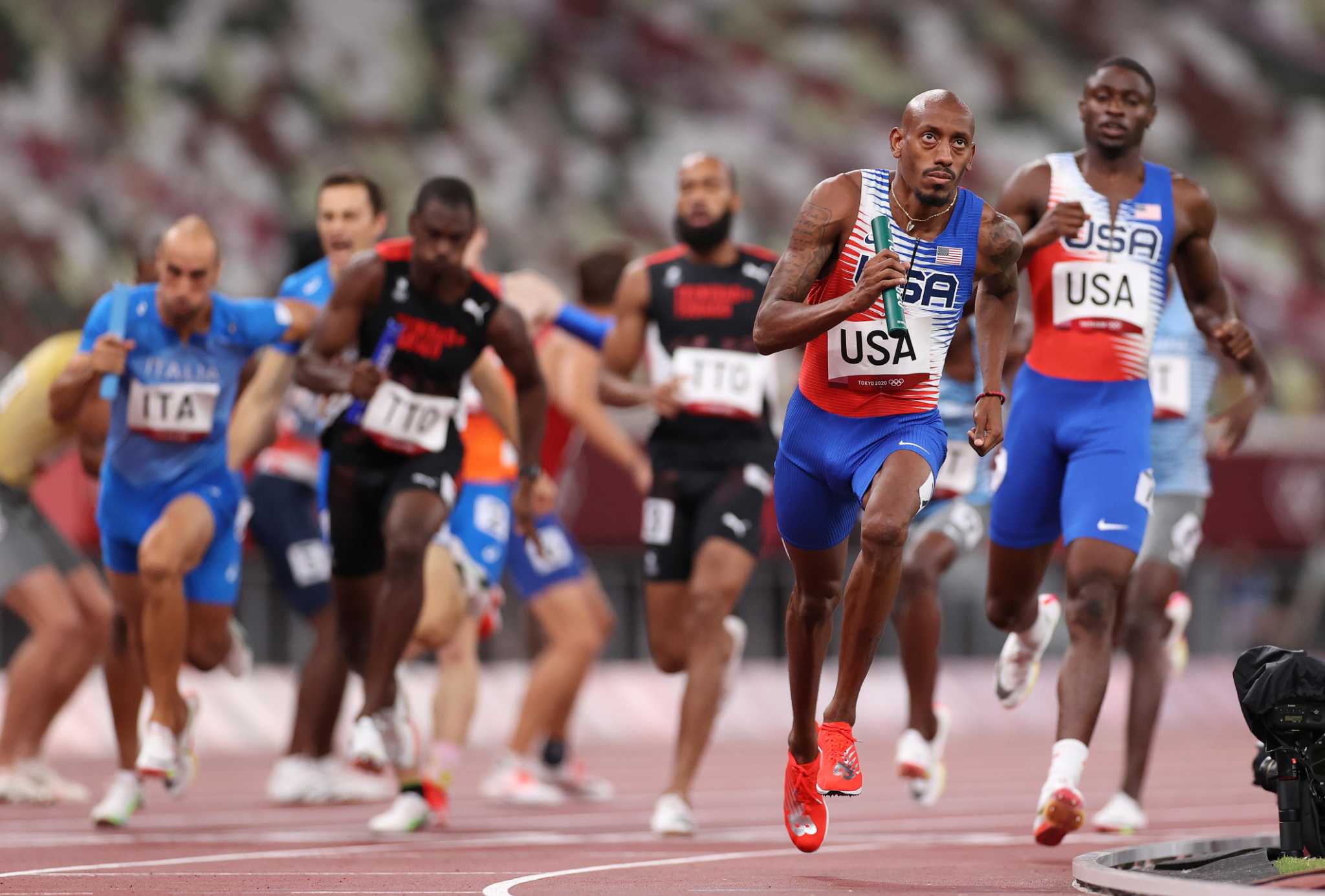U S Men s 4x400 Relay Advances With Only A Touch Of Controversy