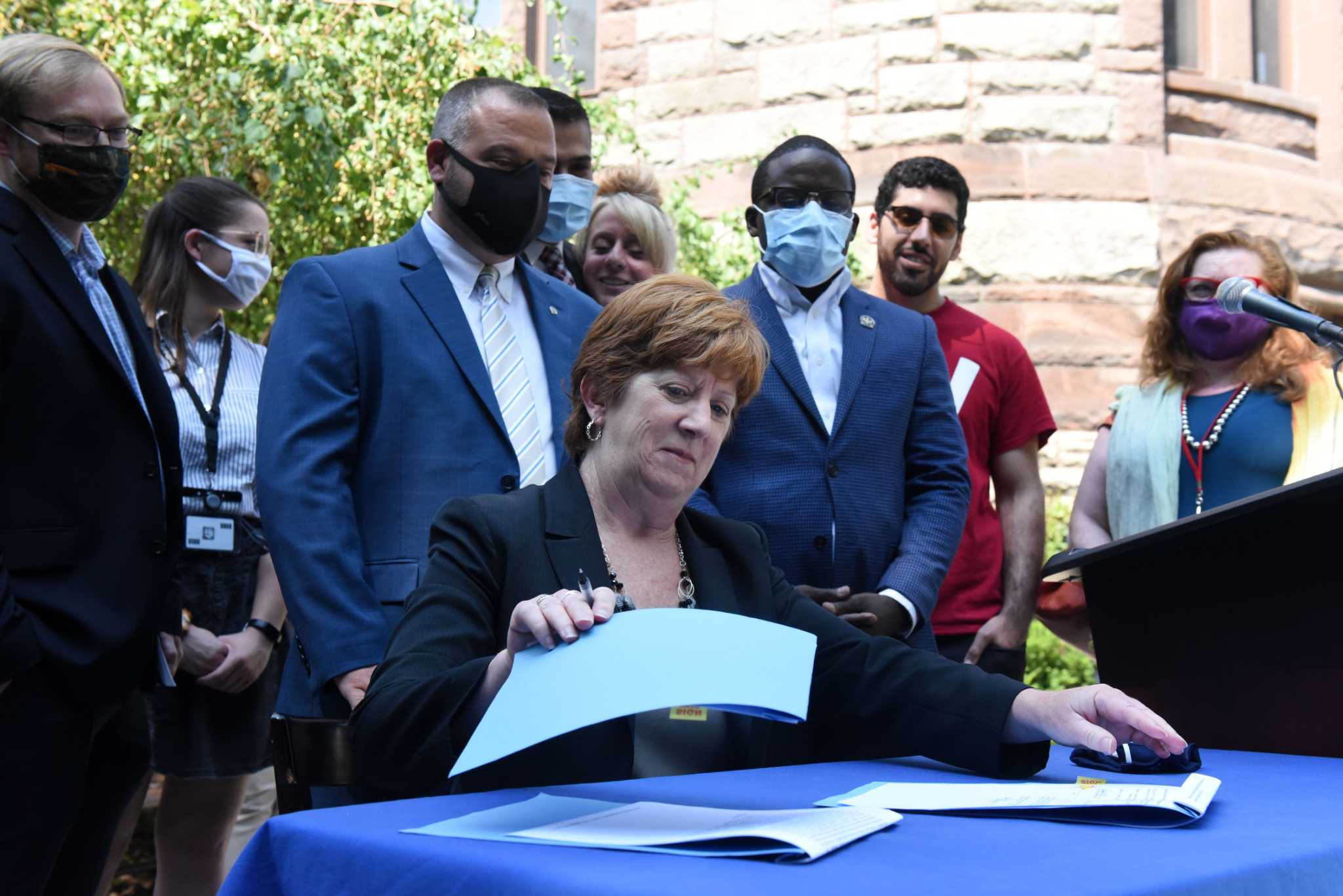 Judge strikes down Albany's 'good-cause' eviction law