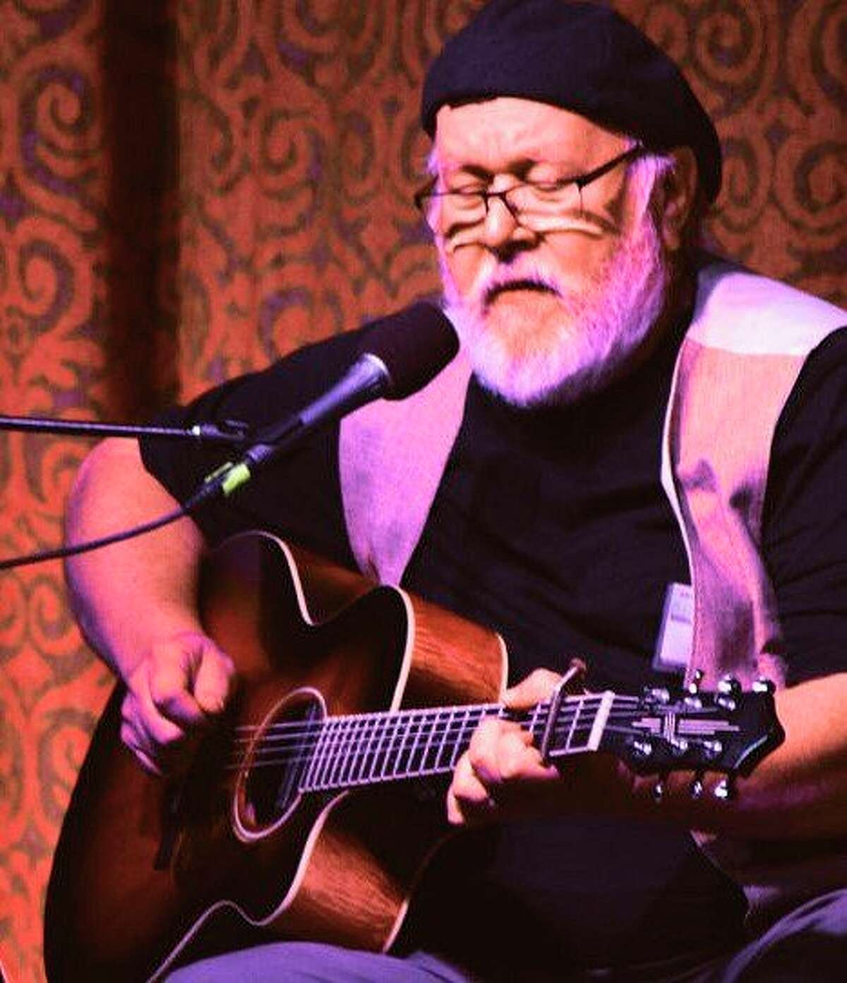 Joel Mabus to headline Folk Fridays this week