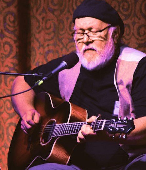 Joel Mabus to headline Folk Fridays this week