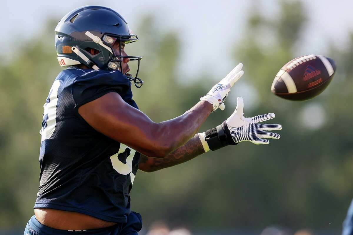 Tight ends Leroy Watson, Oscar Cardenas looking to bring versatility to ...