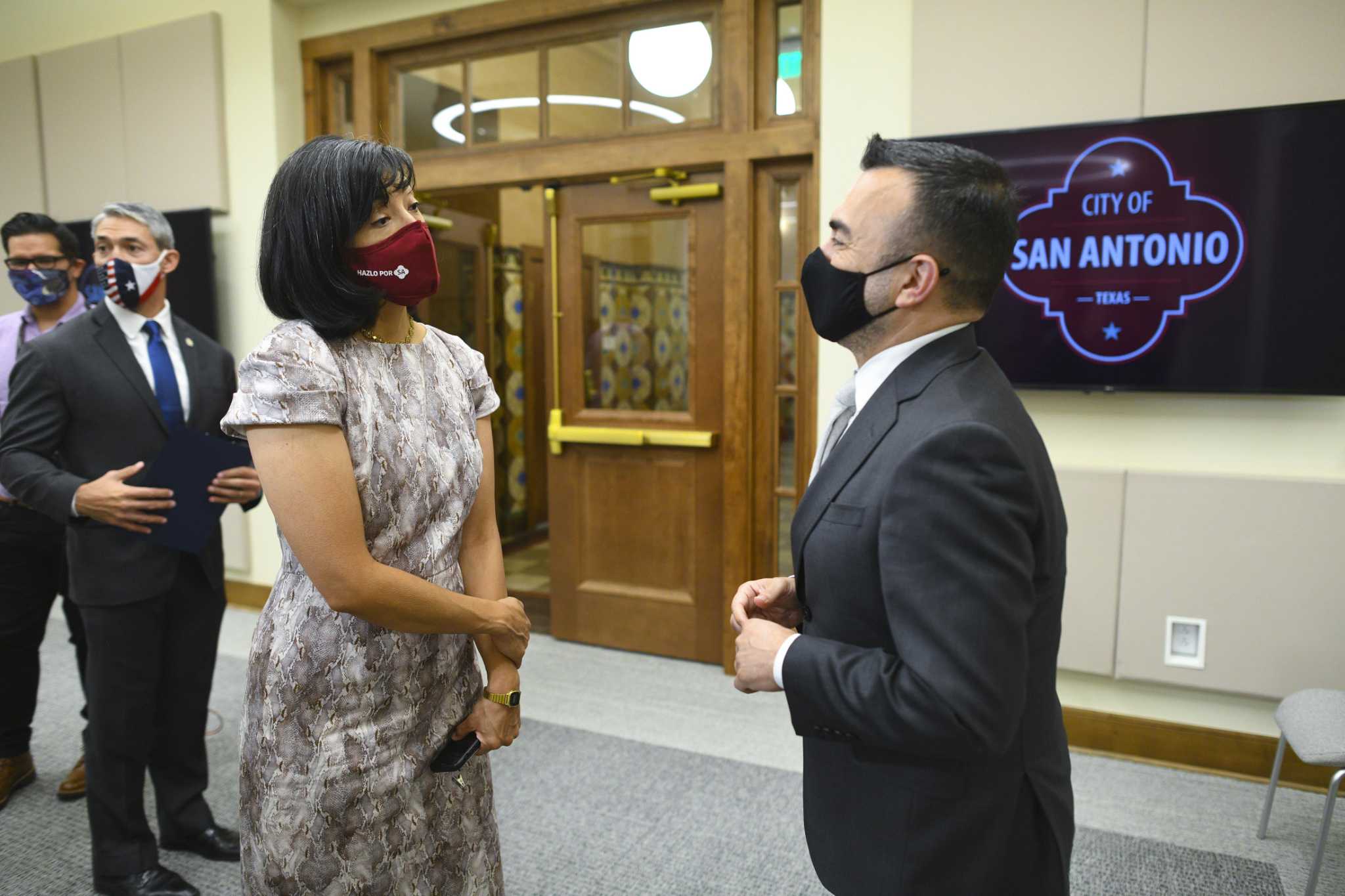 White House official visits San Antonio to push COVID vaccines