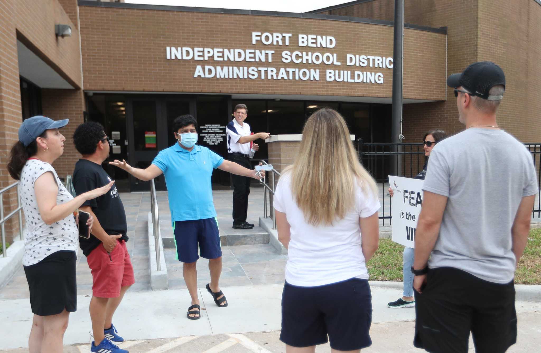 Fort Bend ISD to bring back virtual learning option as delta variant surges