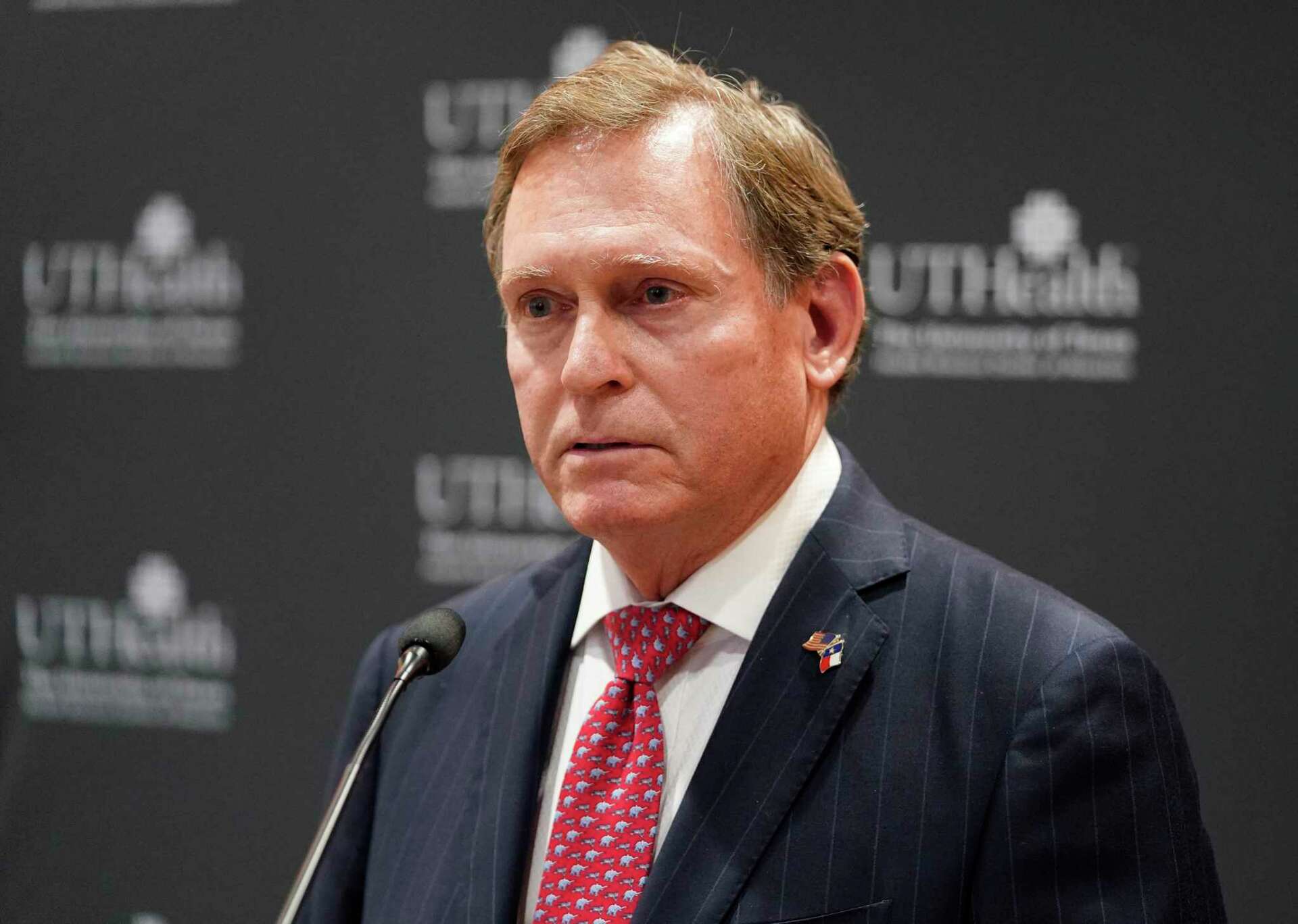 UT names John Zerwas, James Davis finalists for top jobs