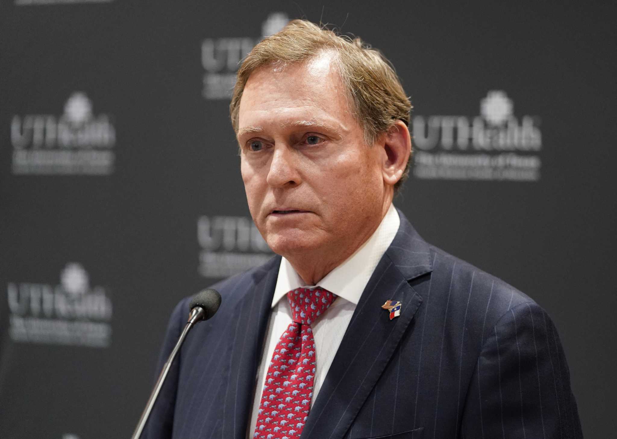 UT names John Zerwas, James Davis finalists for top jobs