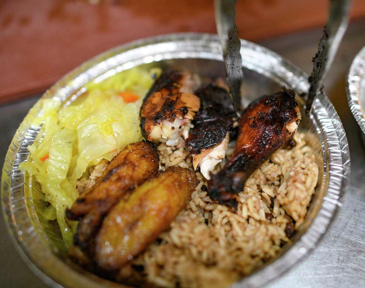 How to cook Jamaican jerk chicken on the grill at home