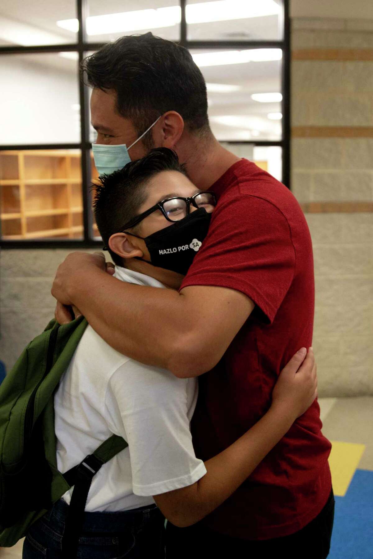 Making parents ‘opt out,’ San Antonio ISD is getting kids to mask up ...
