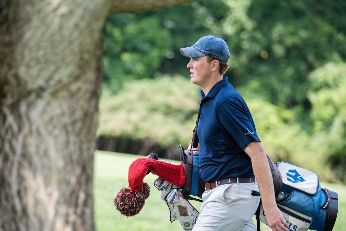 Former Siena basketball player shows off his golf game in State Am