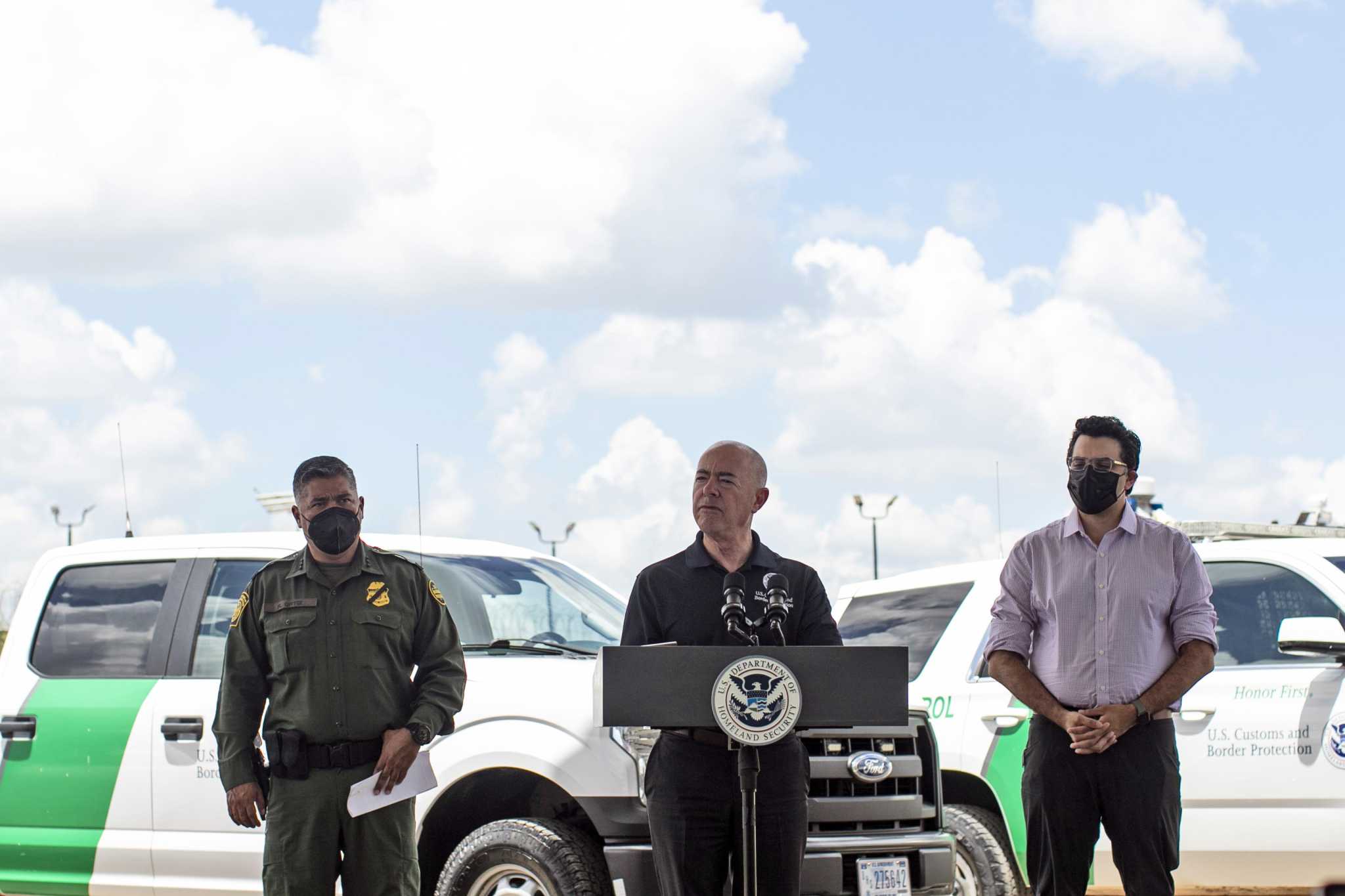 Laredo leaders express migrant concerns at DHS border event