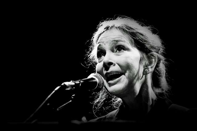 Texas legend and Grammy-winning folk singer-songwriter Nanci Griffith dies