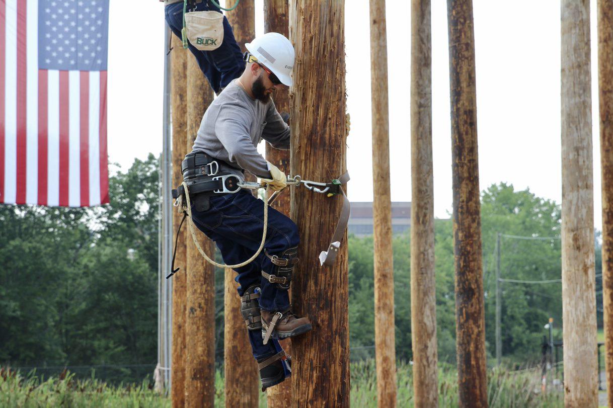 CT program trains next generation of Eversource line workers
