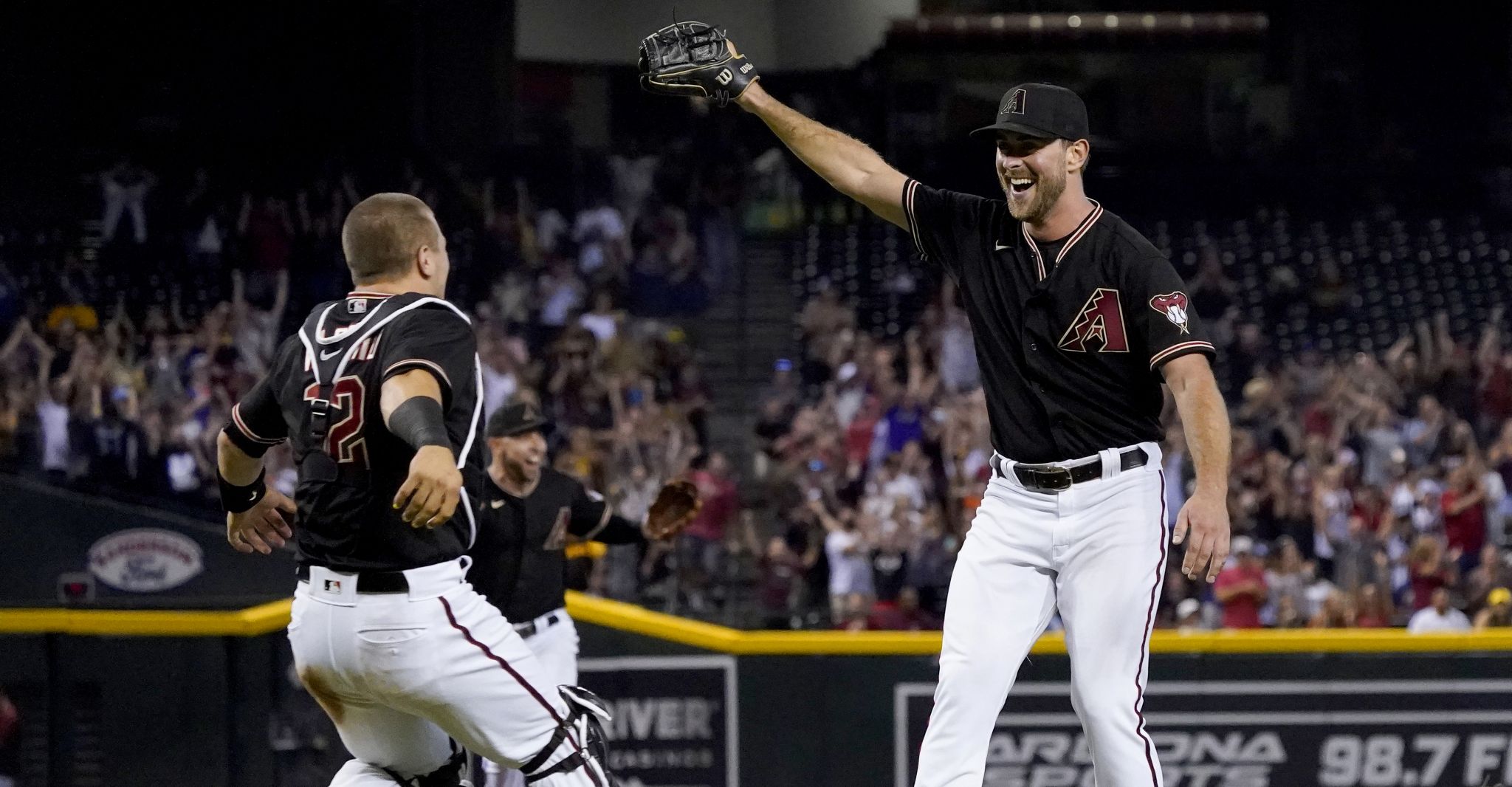 Diamondbacks' Tyler Gilbert throws no-hitter in first career start