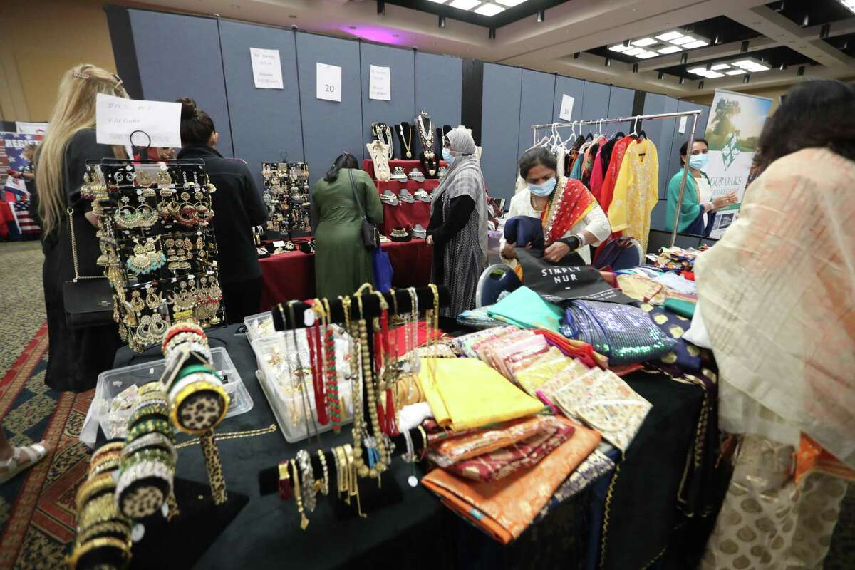 Houston’s Indian population celebrates marriage traditions at ...