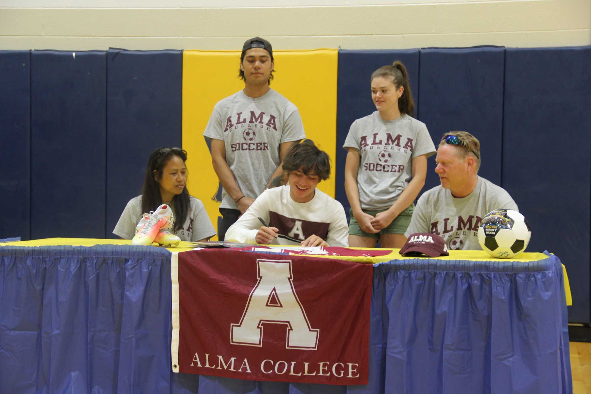 Whipple commits to Alma College
