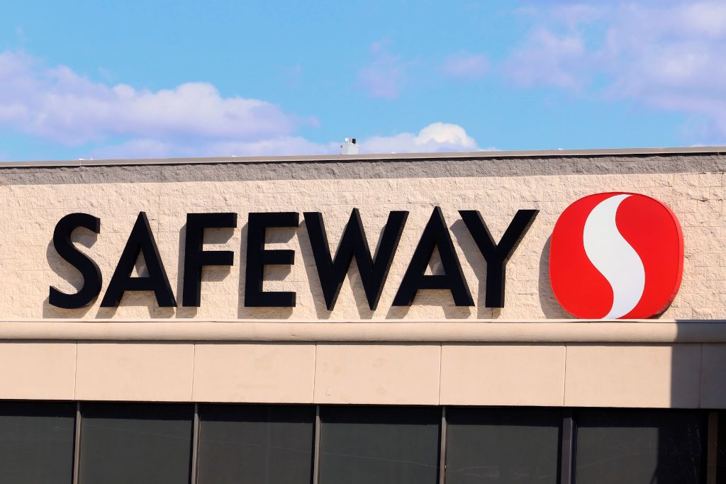 Man pulls gun on woman in Bay Area Safeway after double-parking, police say