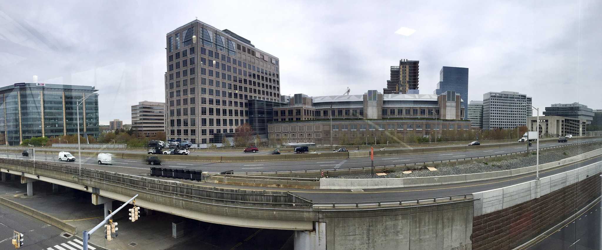 Danbury Mayor Roberto Alves outpaces Emile Buzaid in campaign funds