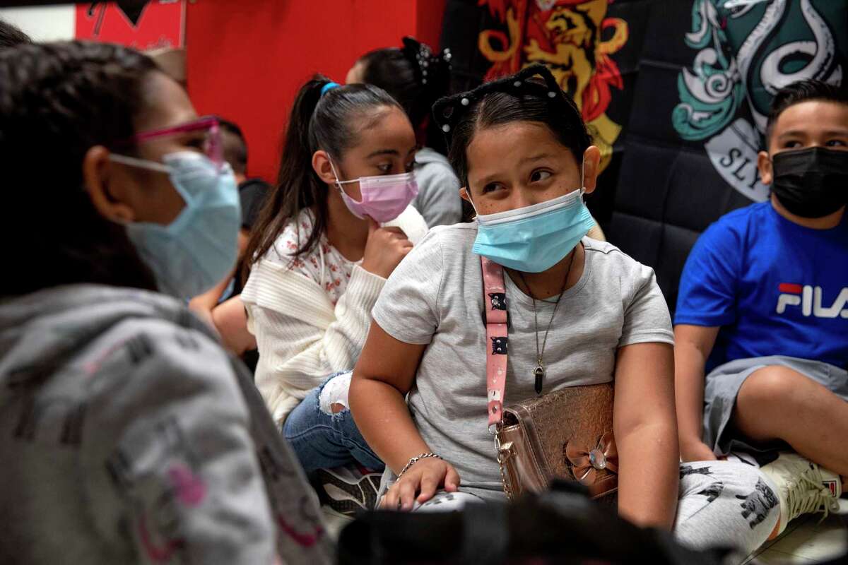 More of San Antonio goes back to school, with mask mandates pulled off