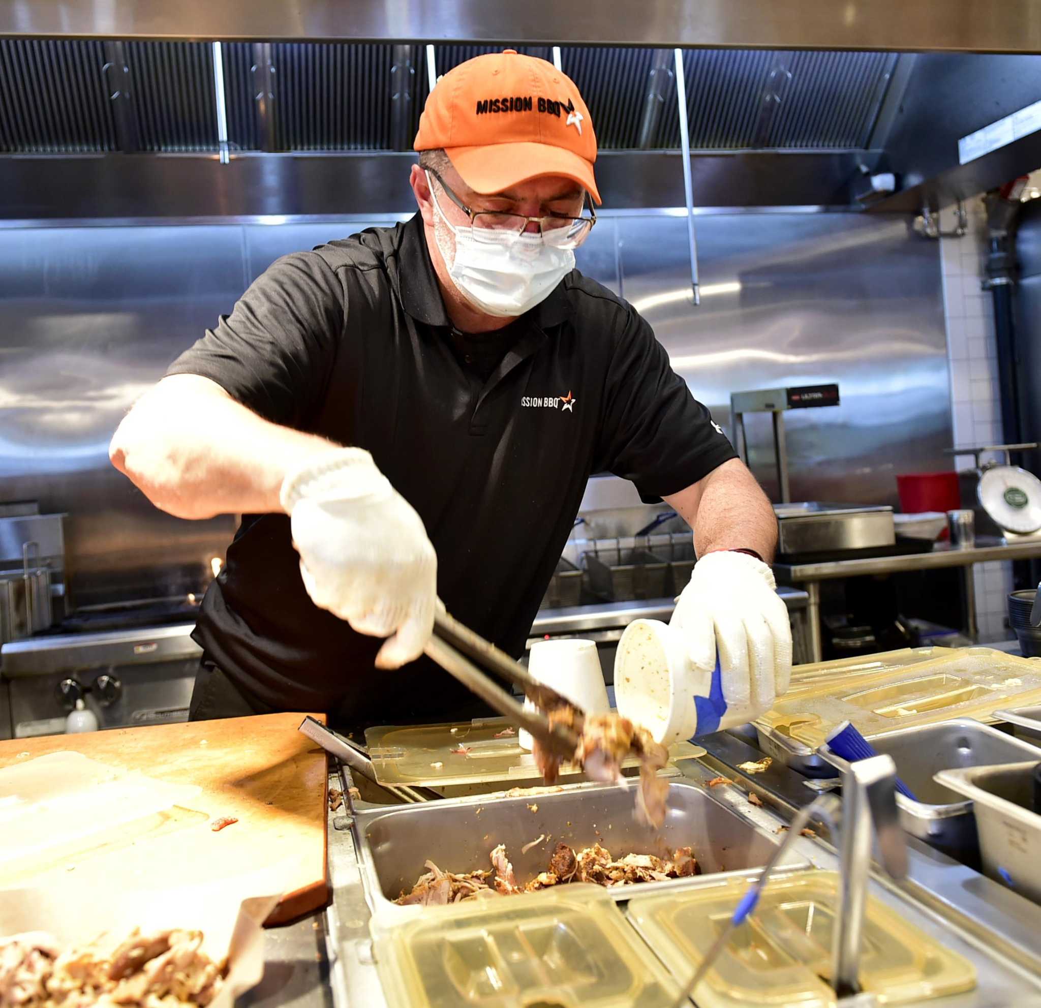 At Mission BBQ in Orange, patriotism is cooking all day, ‘the best two ...