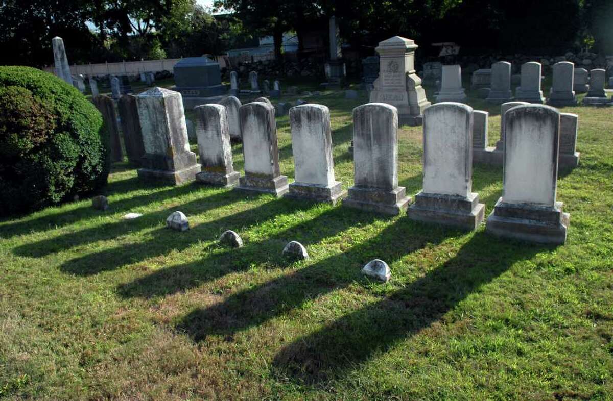 Greenwich, Close Up: New Burial Ground Cemetery