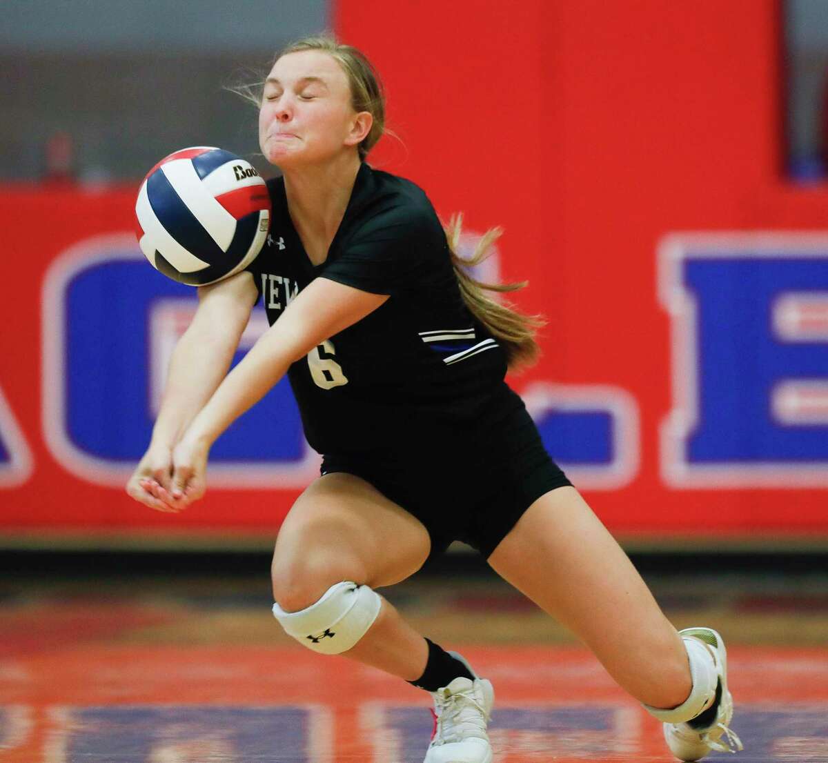VOLLEYBALL: Oak Ridge holds off New Caney in sweep