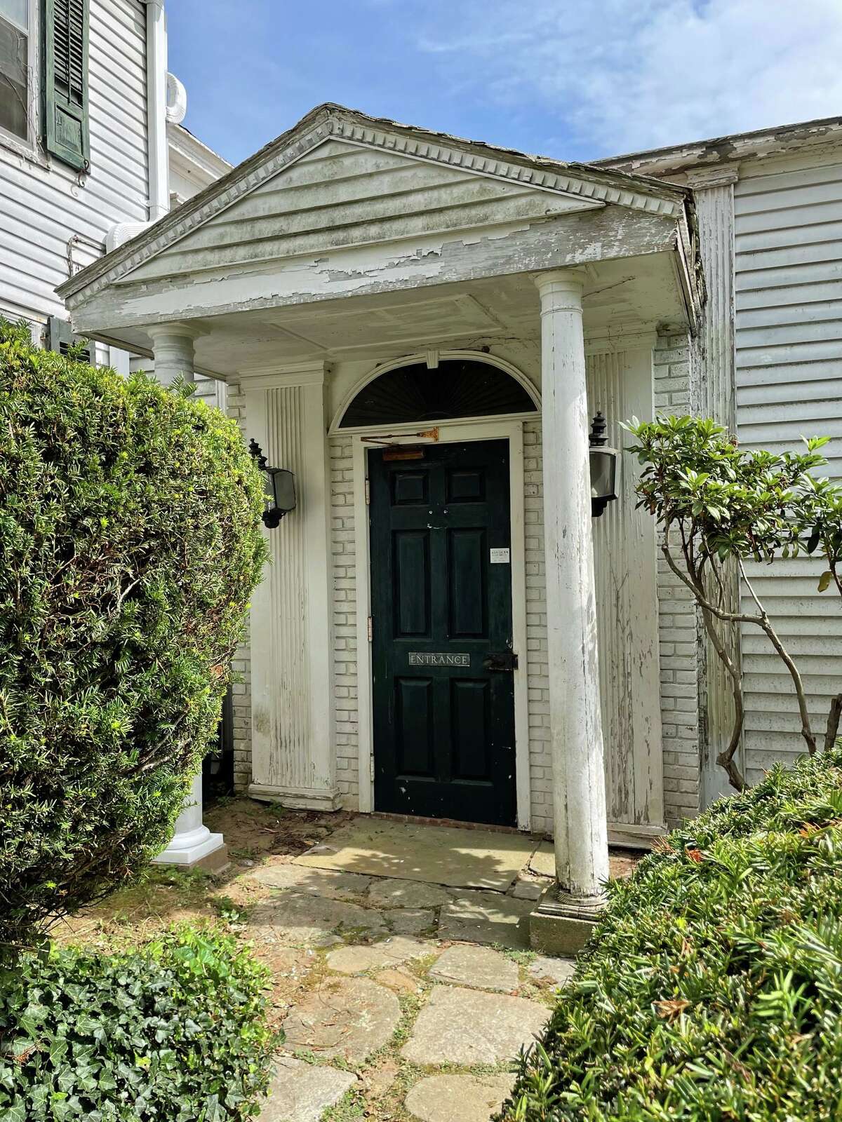 Work starts at Sachem House in Guilford, once a stop on Underground ...