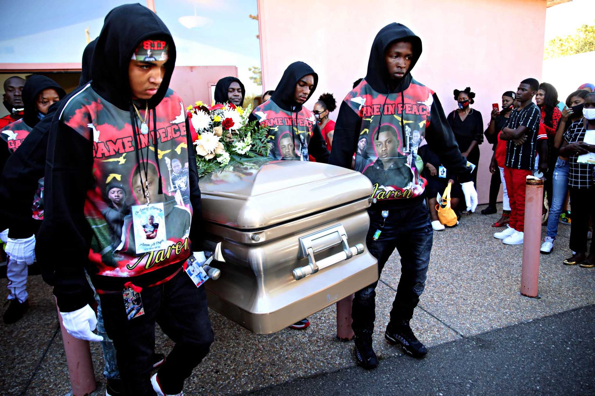 Oakland police arrest two suspects in slaying of high school football ...