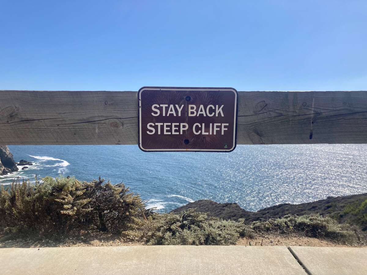 Hammered by landslides, the Devil’s Slide Trail makes for drop-dead ...