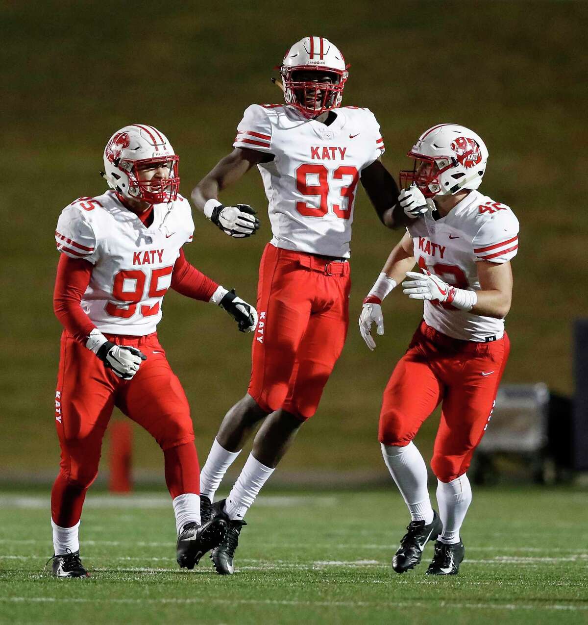 Houston-area football players sign letters of intent