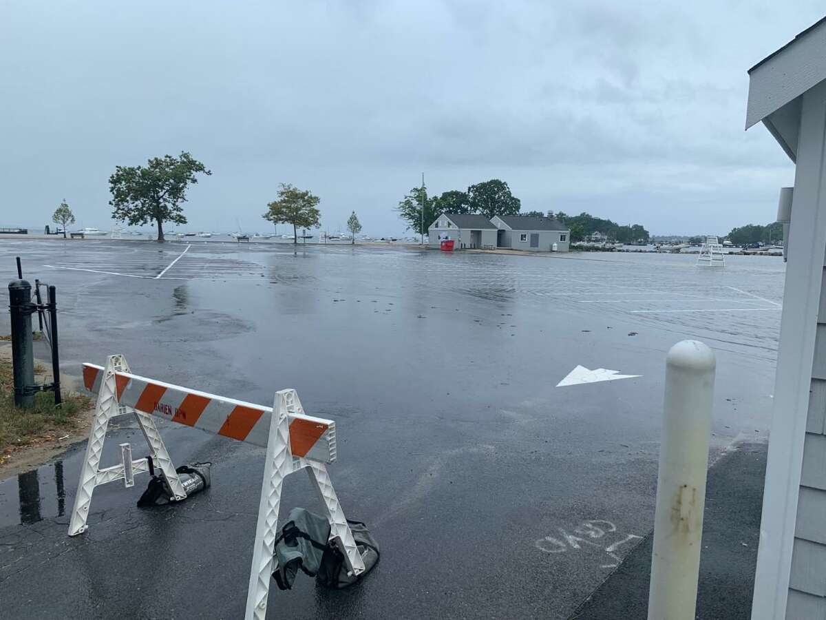 After outcry from Darien residents, 2-story concession stand scrapped ...