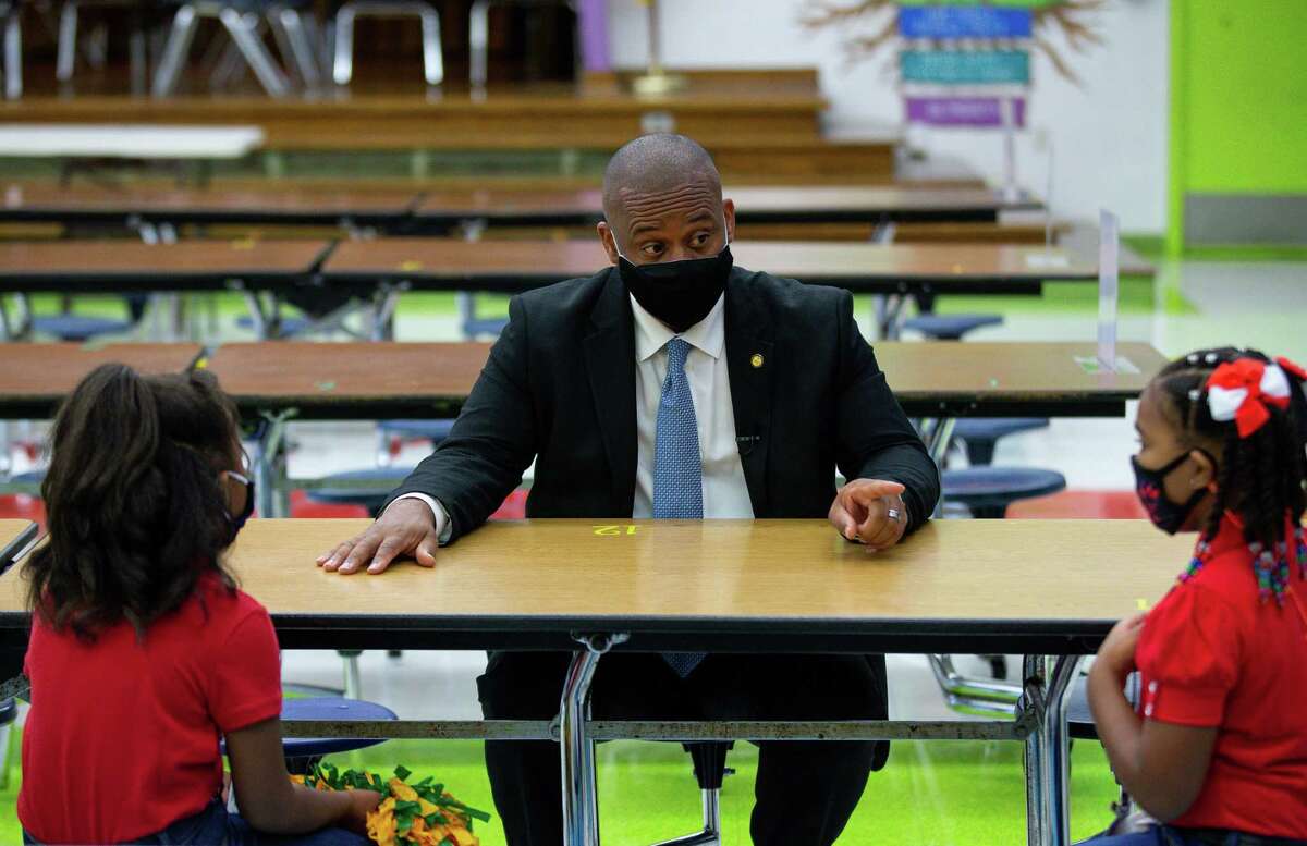 'A day to celebrate': Houston ISD starts new school year amid COVID surge