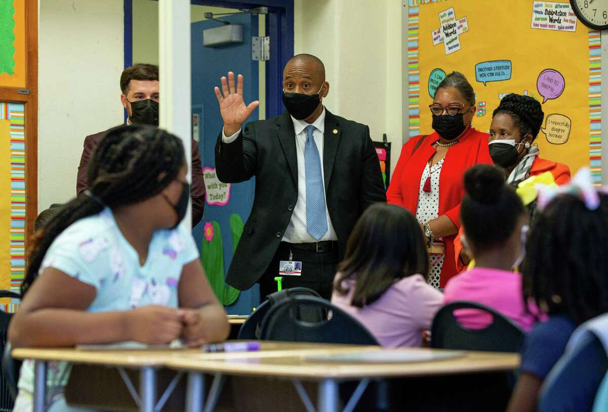 'A day to celebrate': Houston ISD starts new school year amid COVID surge
