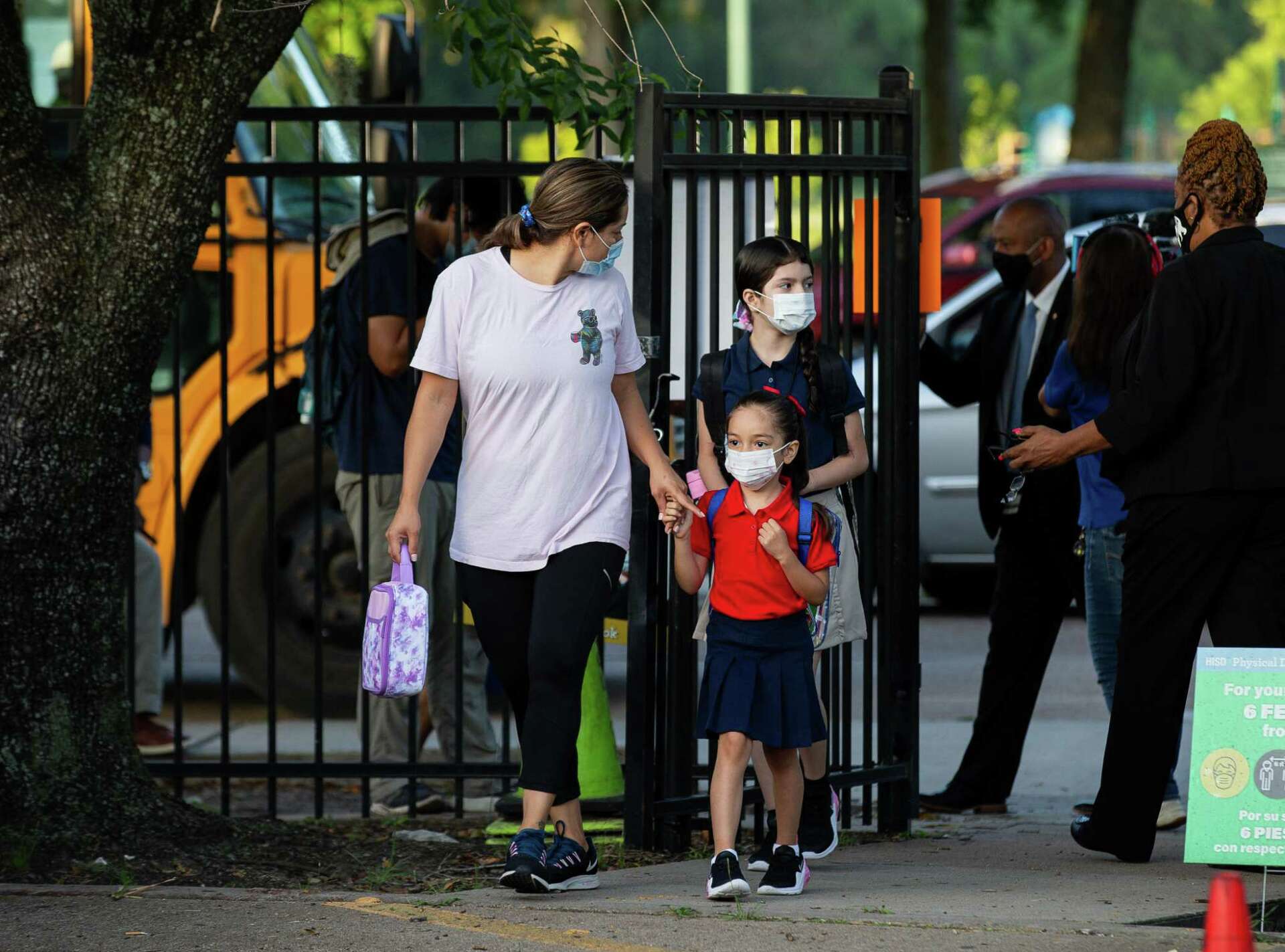 'A day to celebrate': Houston ISD starts new school year amid COVID surge
