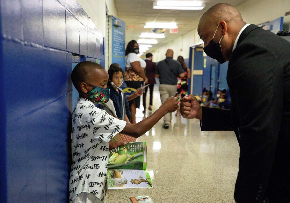 'A day to celebrate': Houston ISD starts new school year amid COVID surge