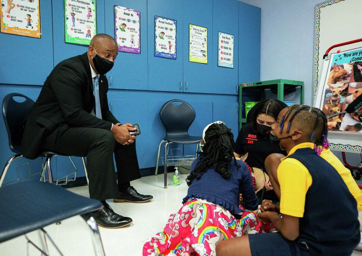 'A day to celebrate': Houston ISD starts new school year amid COVID surge