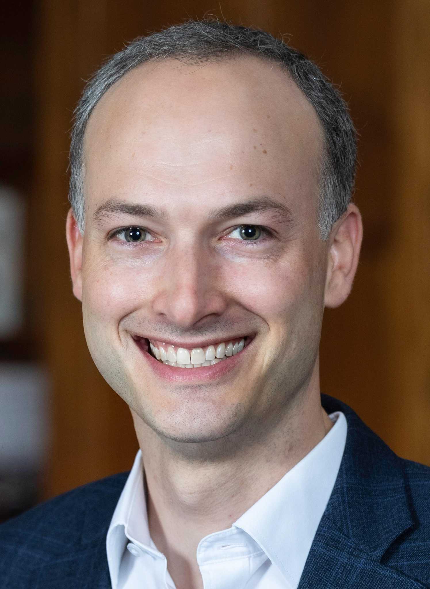 Yale picks ’07 graduate to succeed Swensen to oversee endowment