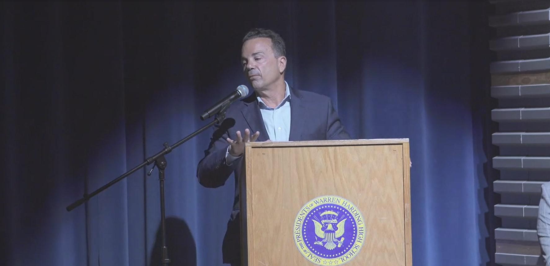 Opinion: Mayor, let department heads speak to press