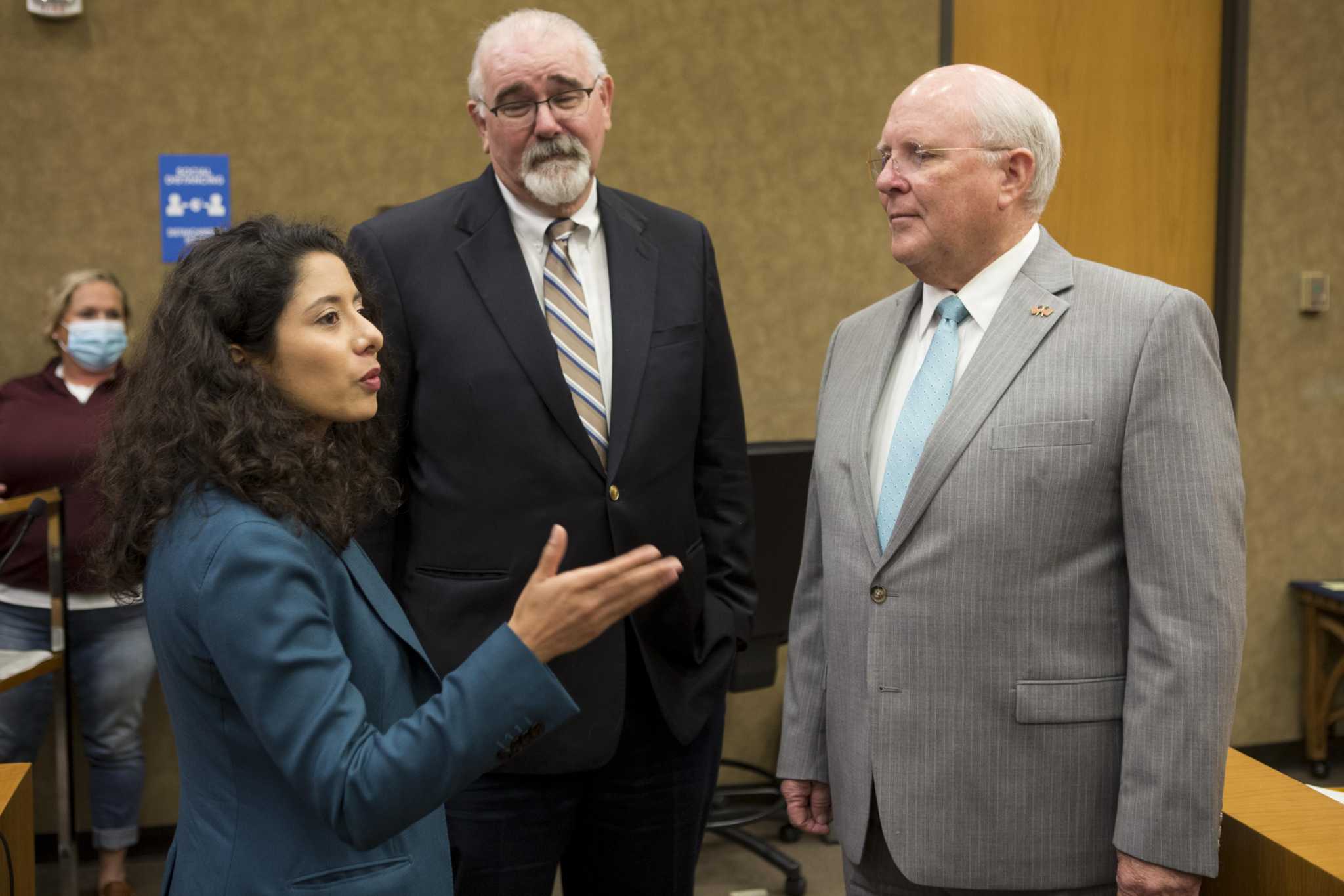 Harris County Commissioners approve best practices to help immigrant ...