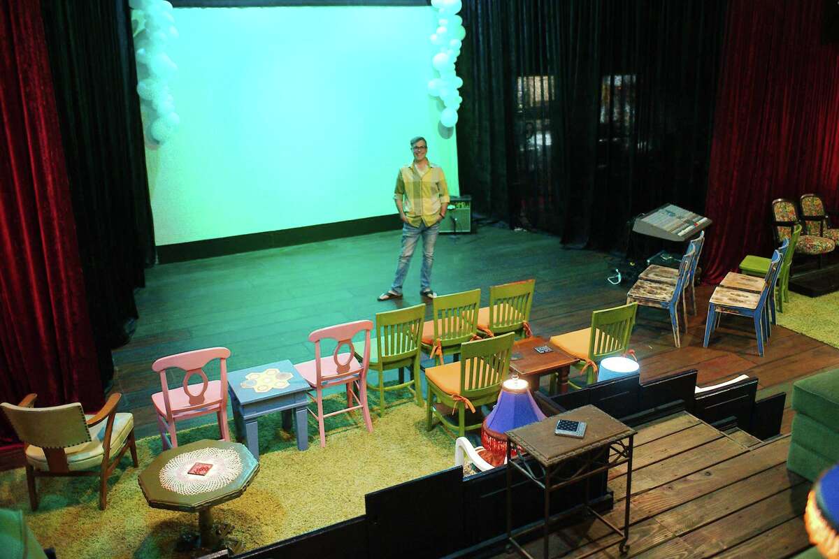 Offbeat Red Door theater-venue back on the scene