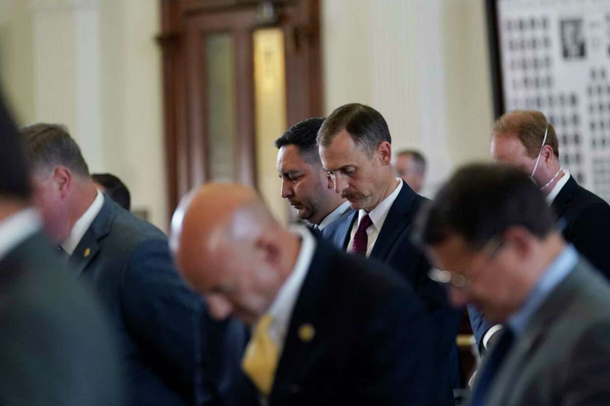 Texas GOP pushes ahead on voting bill with Democrats back