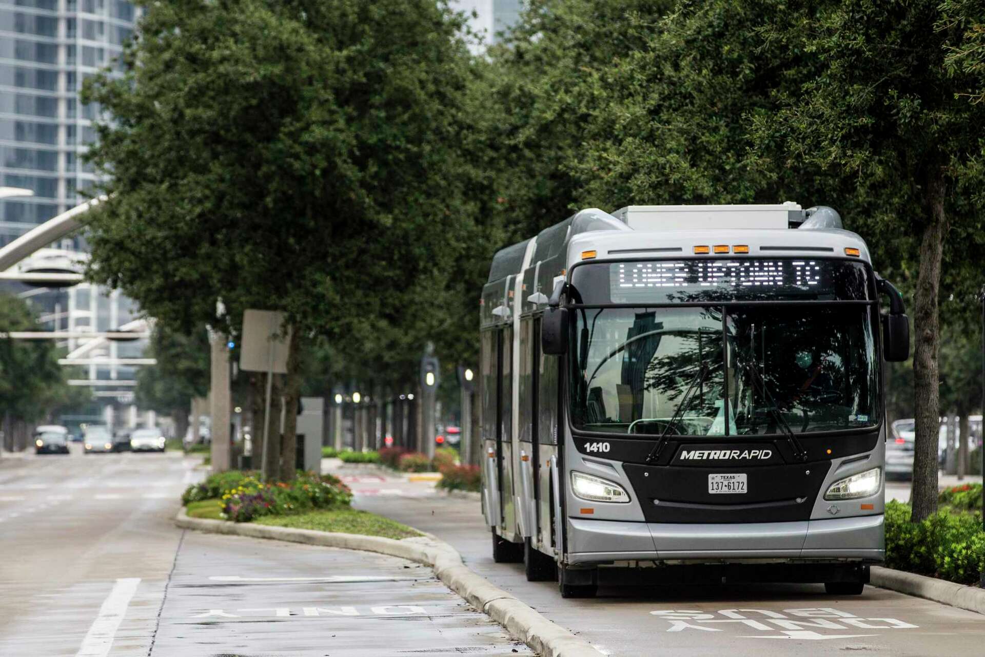 Metro commits to zero emission bus fleet, but gives itself years to ...