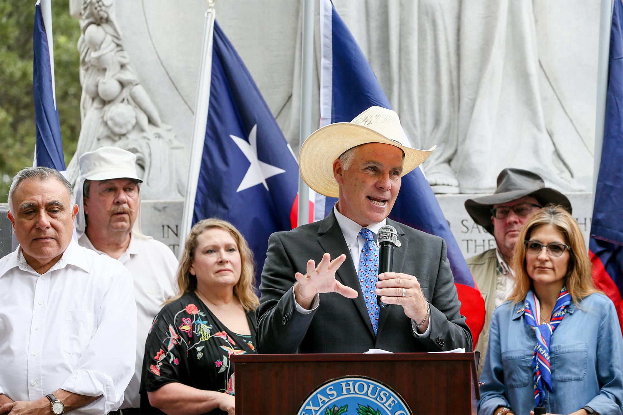 GOP candidate defends lawmaker expelled over alleged sexual misconduct