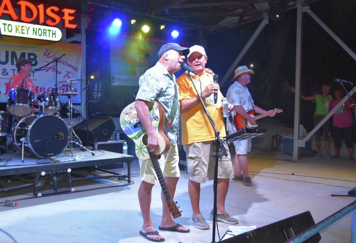 Bands pay tribute to special fan on Cheeseburger's final weekend