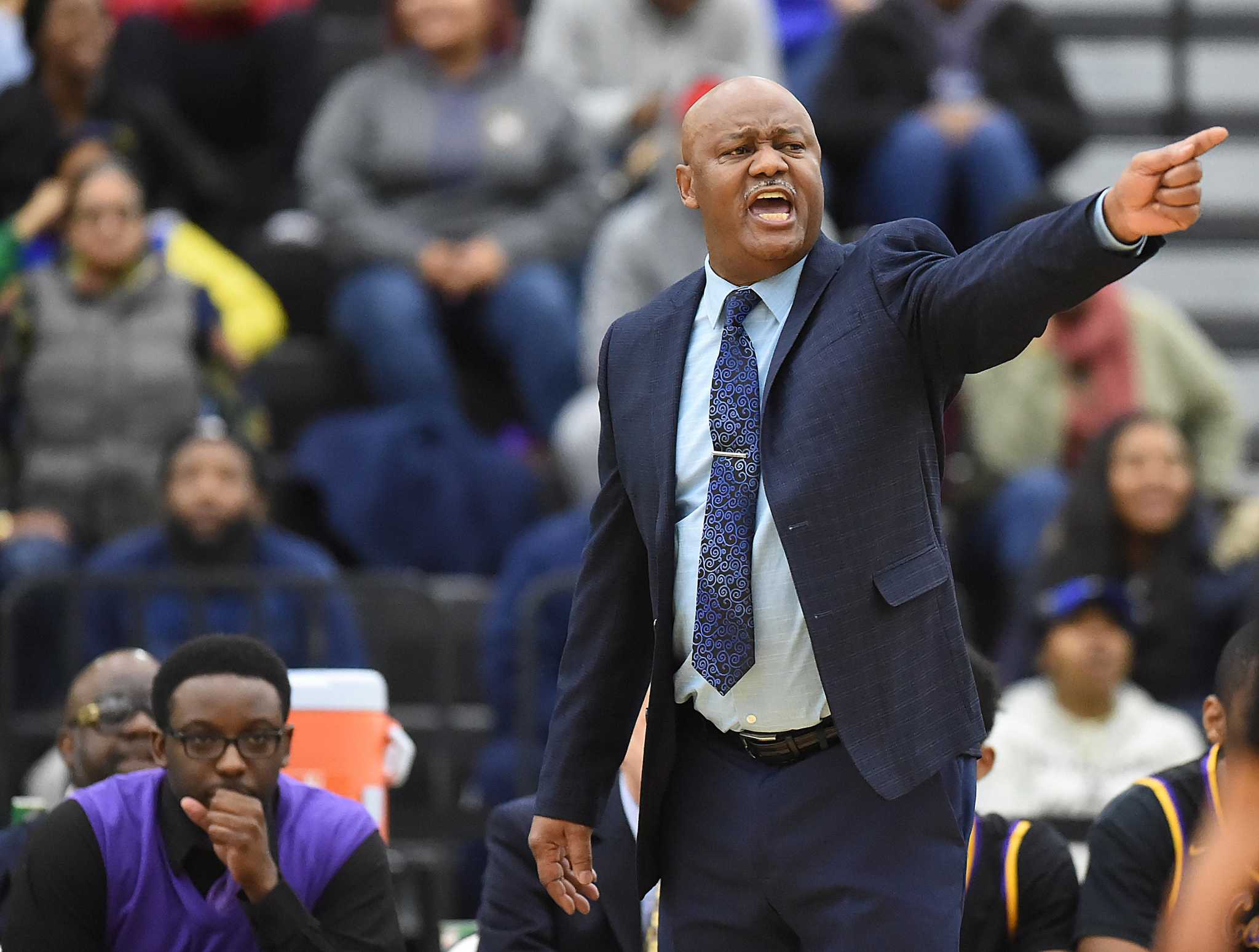 Larry Kelley resigns after 14 seasons as Career’s boys basketball coach