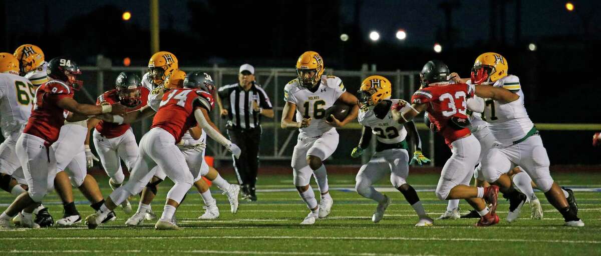 High School Football: Holmes opens season with rout of LEE