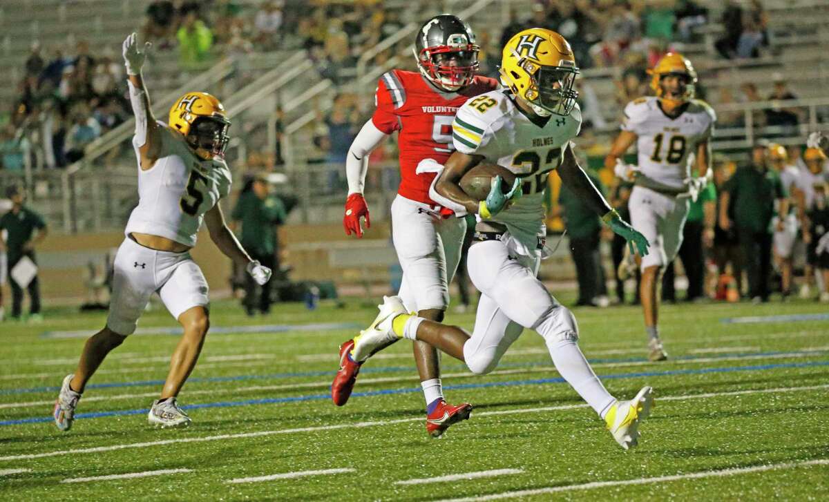 High School Football: Holmes opens season with rout of LEE