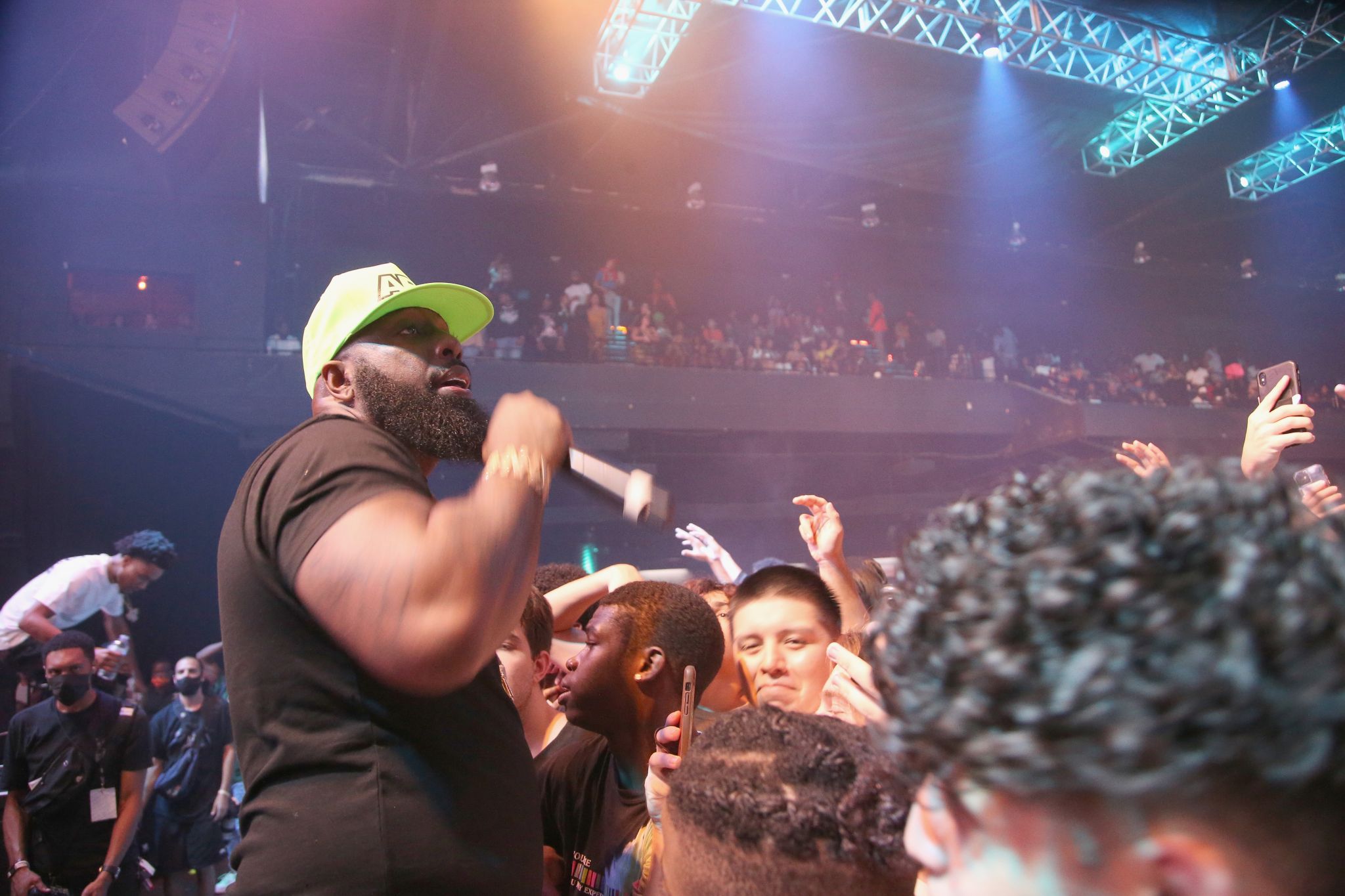 Kevin Durant, other celebs spotted at James Harden's party in Houston