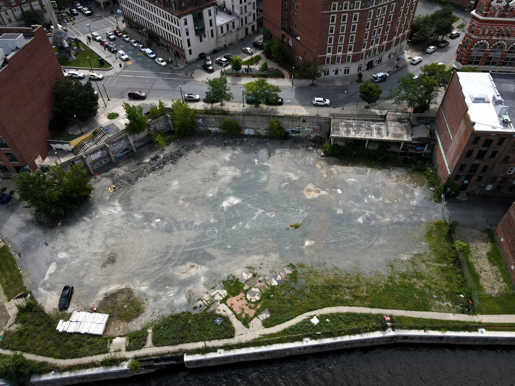 'Insurmountable obstacles' lead Troy to reconsider 1 Monument Square