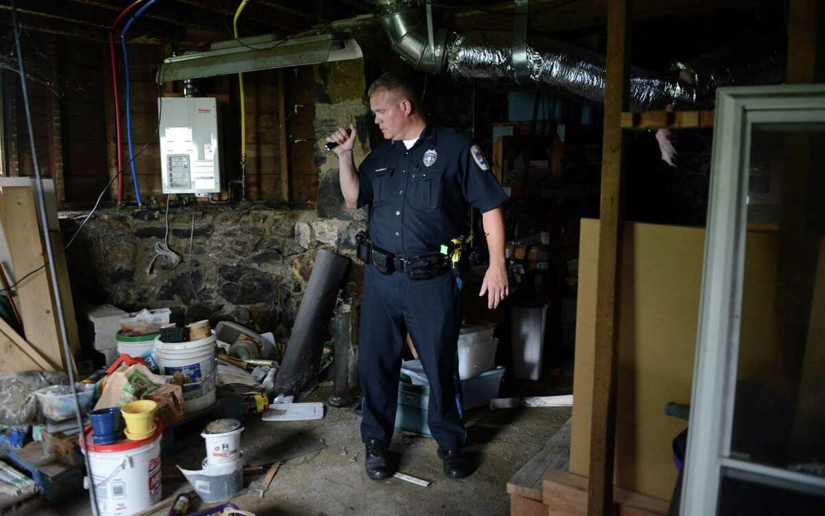 Review of Danbury police officers involved in library YouTuber incident ...